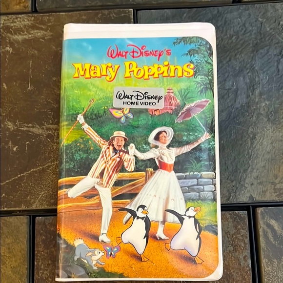 Disney | Media | Walt Disneys Classic Mary Poppins Vhs In Clamshell ...